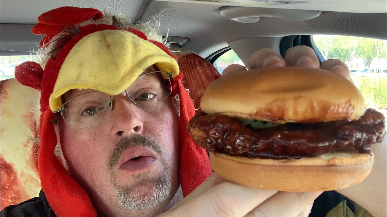 What’s New : Wing Stop Hickory smoked BBQ Chicken Sandwich - YouTube