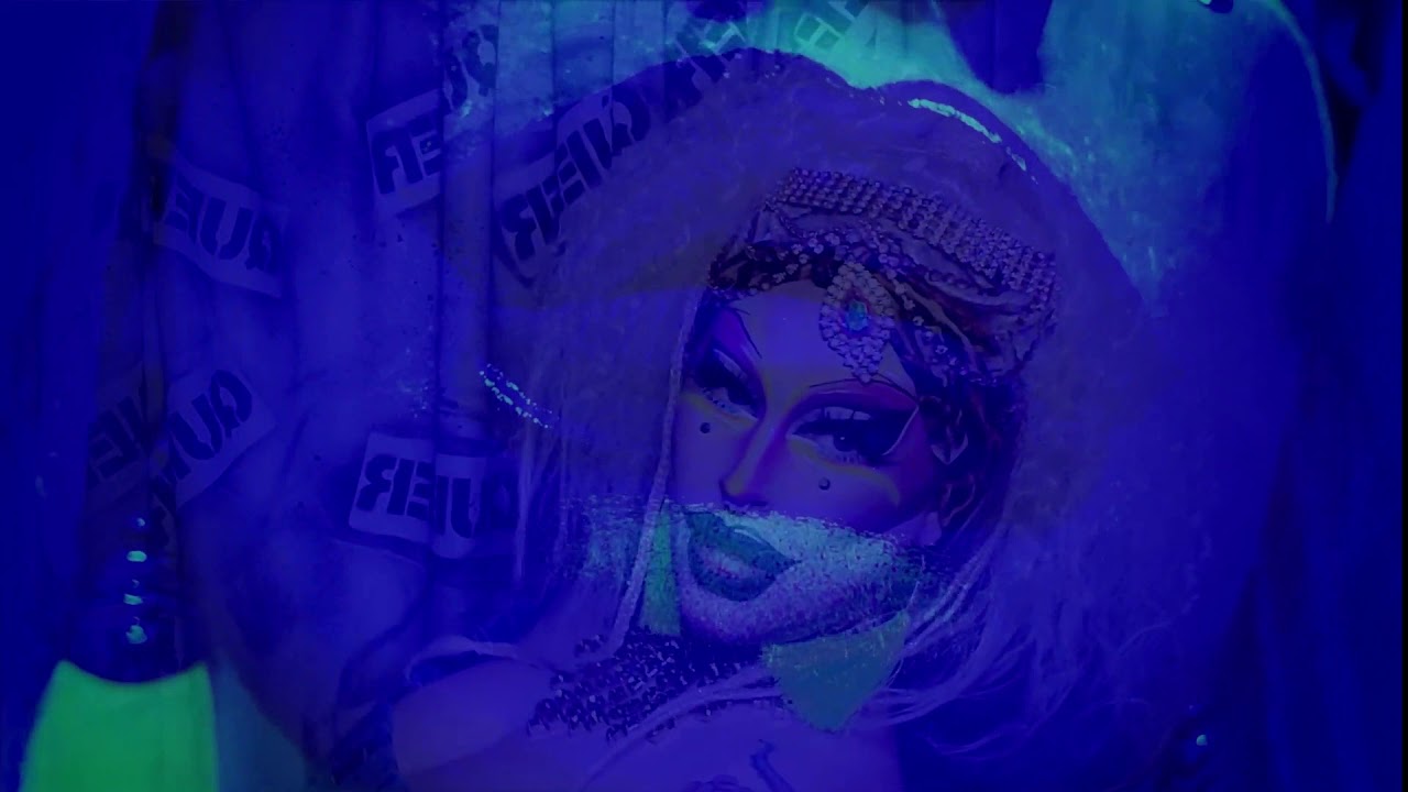 Raven Von Roe: Stupid Love - YouTube