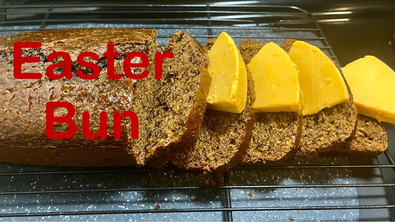 How To Make The Most Delicious Jamaican Spiced Easter Bun Recipe / Step ...