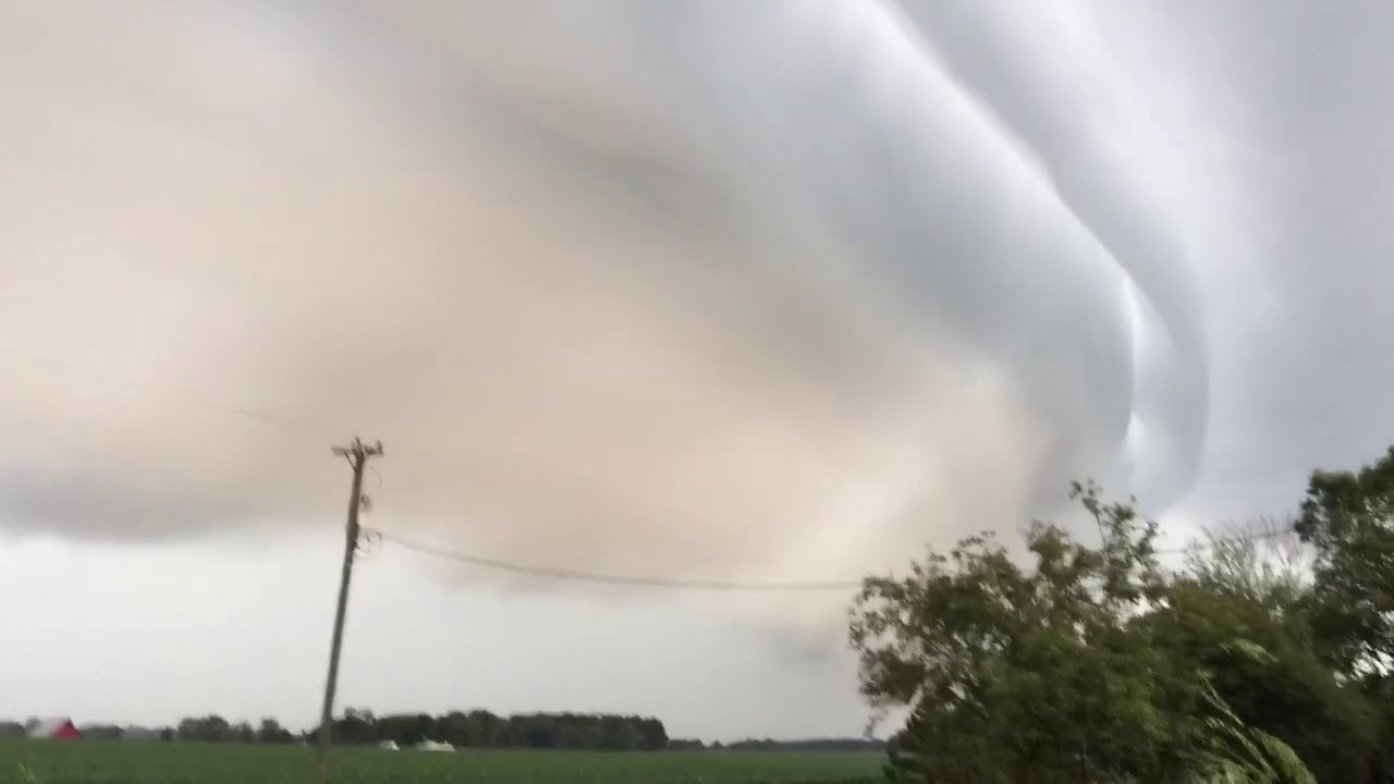 Amazing storm clouds in Indiana - YouTube