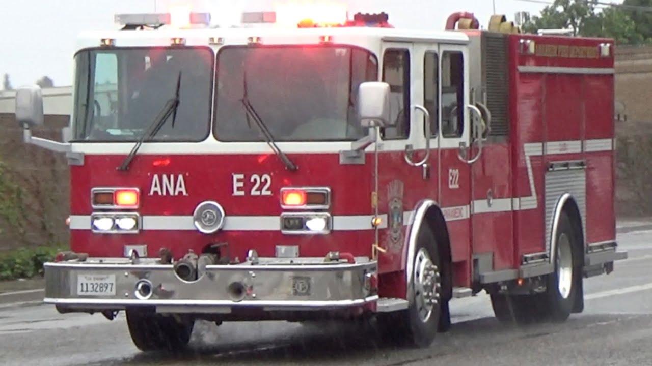 Anaheim Fire & Rescue Engine 22 responding - YouTube