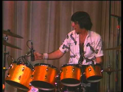 Ventures live 1984 - Wipe Out - YouTube