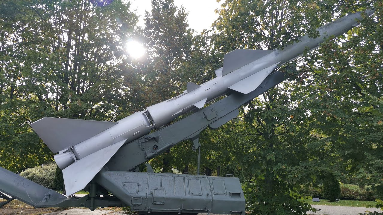 Russian army rockets and tanks - YouTube