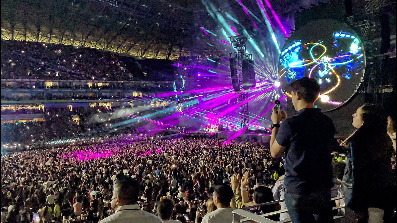 Coldplay - Midnight (Blue Moon Tree Version) [4K] - Live In Monterrey ...
