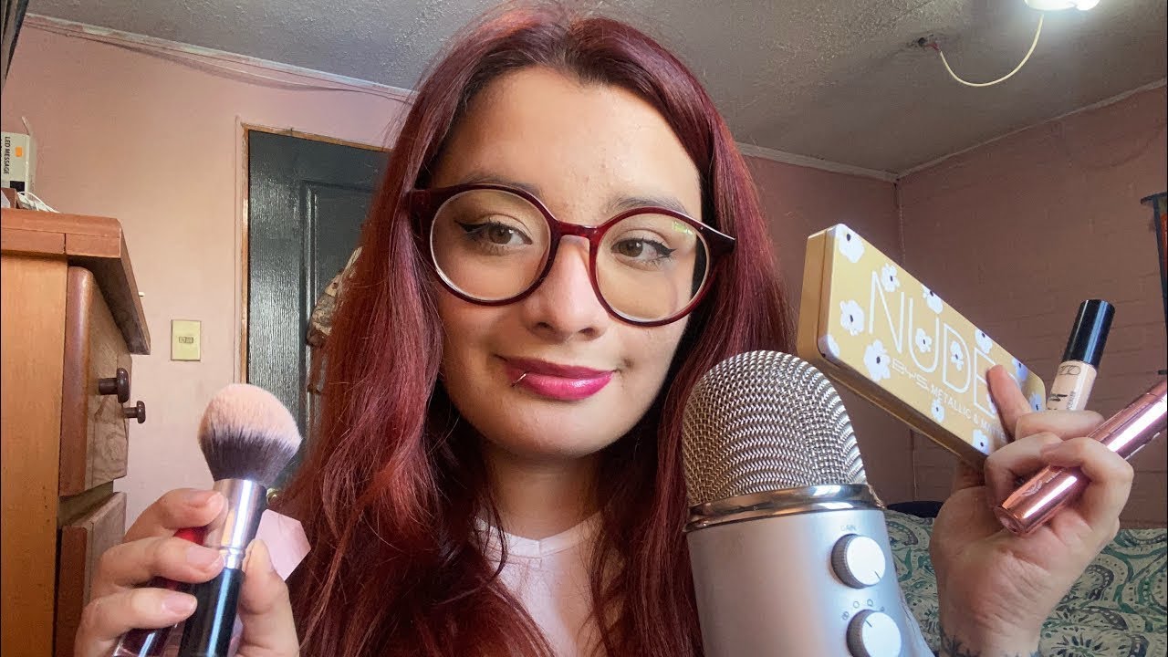 ASMR MAQUILLÁNDOME Y CONTANDO STORY TIMES | ASMR CHILE - YouTube