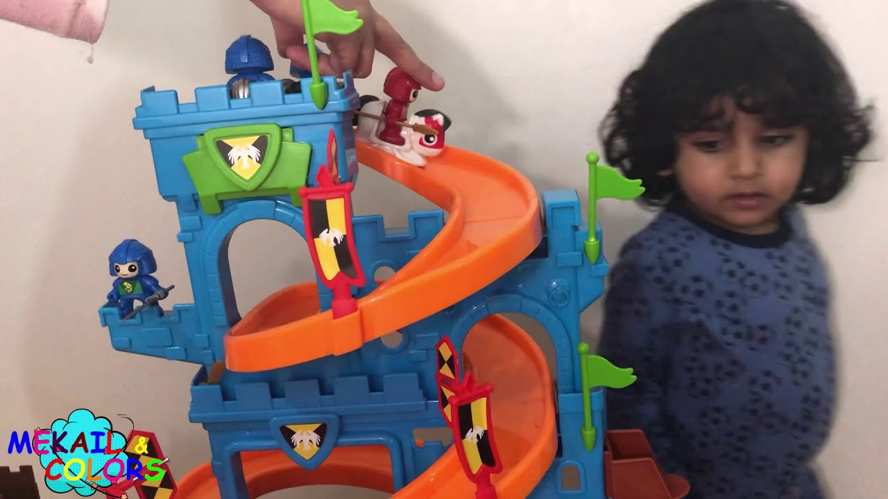 CASTLE GAME SURPRISE FUN | KIDS INDOOR ACTIVITIES - YouTube