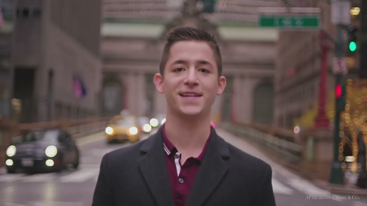 Day in the Life of a Markets Analyst | JPMorgan Chase & Co. - YouTube