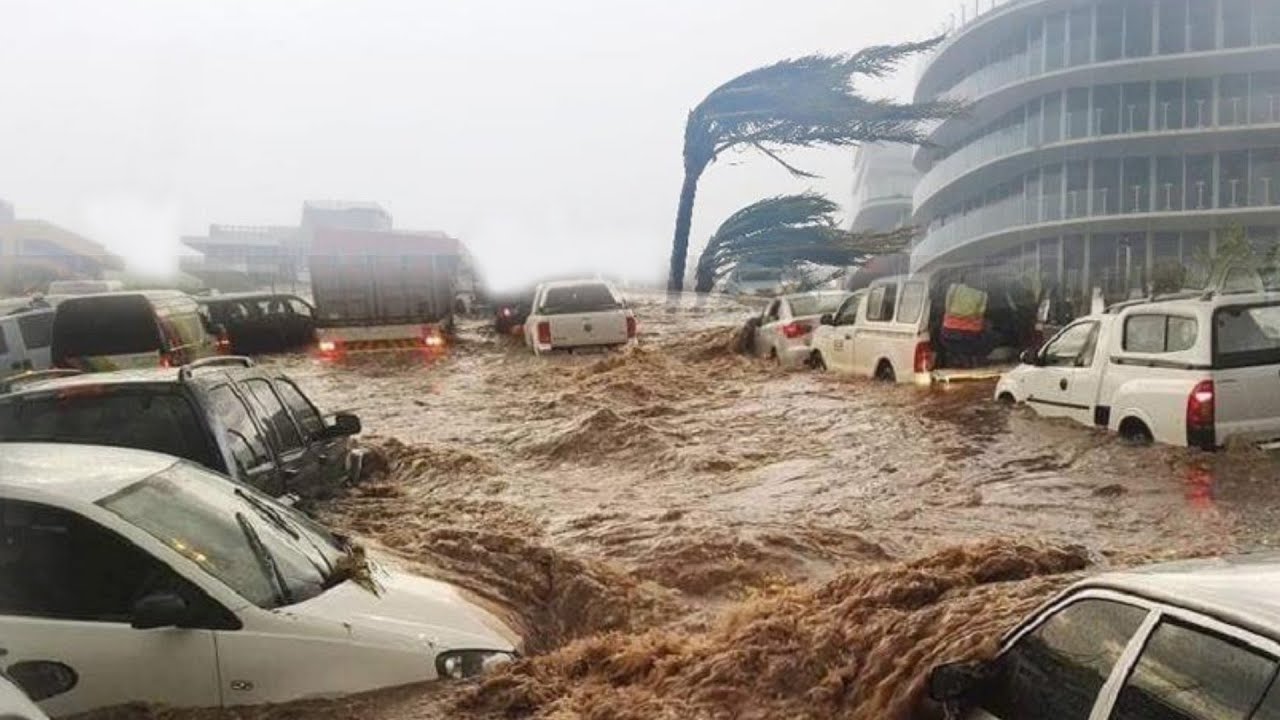 USA storm hits Miami! Heavy rain in Florida causes street flooding ...