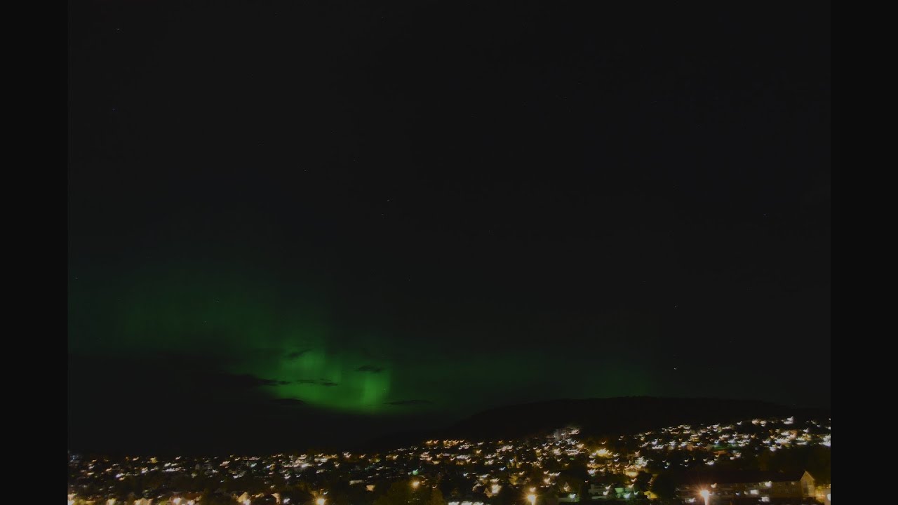 Time-lapse of Northern lights in Oslo - YouTube