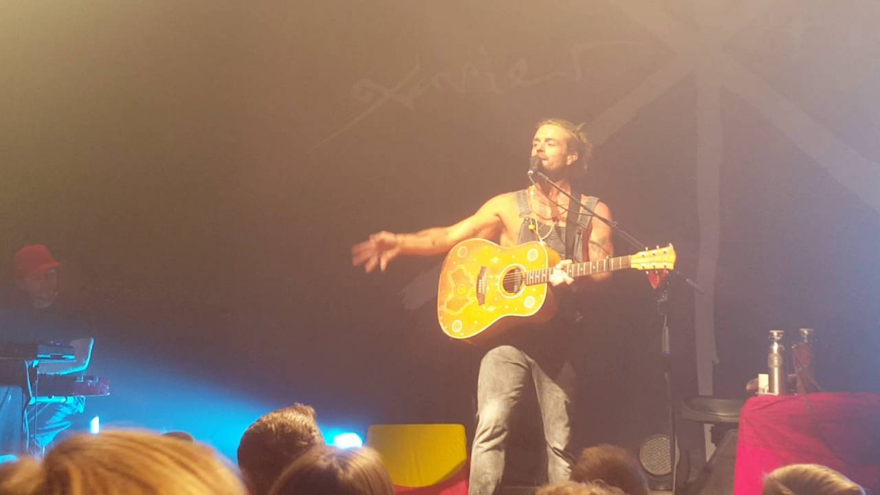 Xavier Rudd plays "Breeze," reflects on love! LIVE IN BOULDER July 4th ...