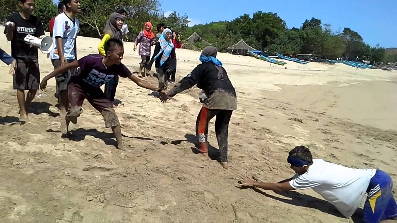 game pantai D2,kampung inggris INTERPEACE pare kediri - YouTube