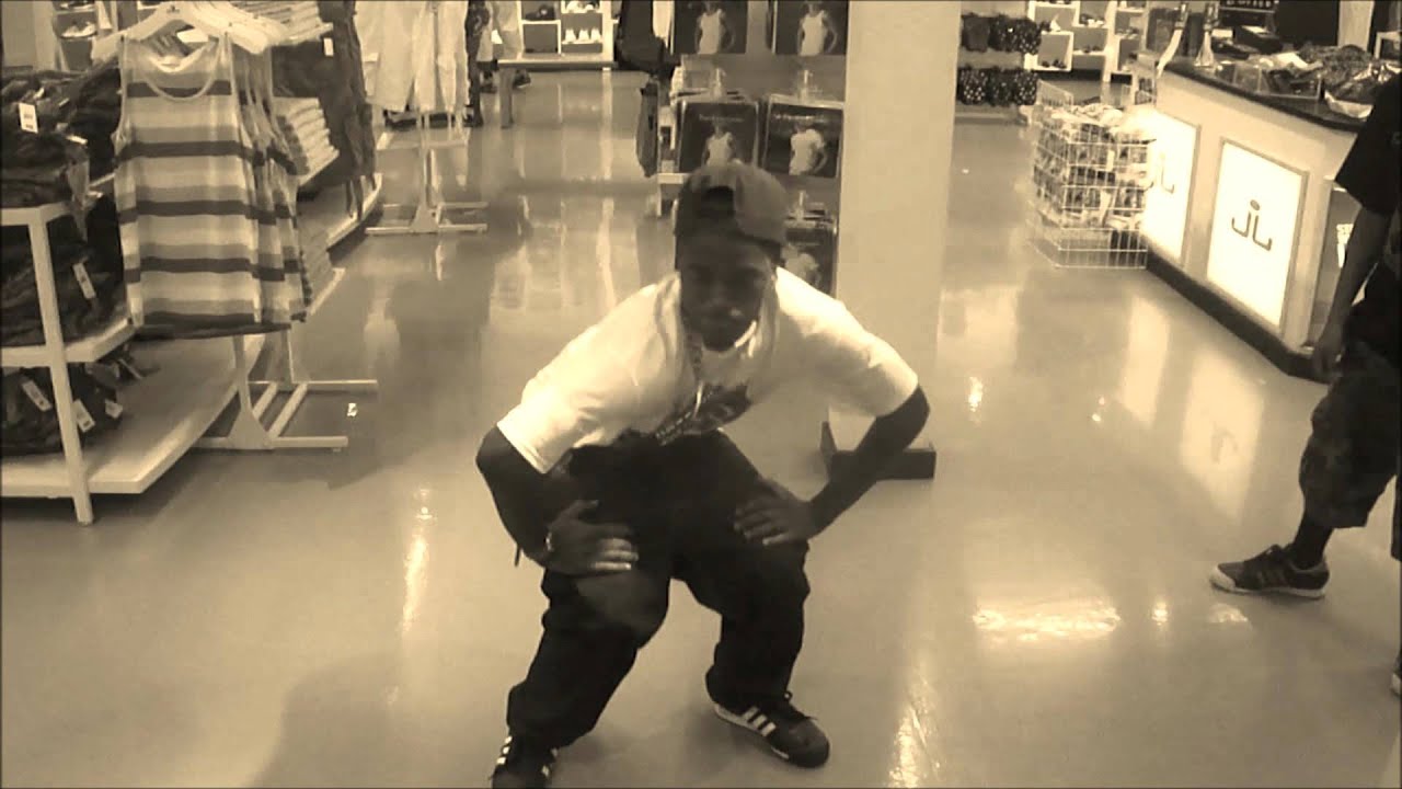 Yo Gotti x Gucci Mane || Colors [OFFICIAL SKITZ VIDEO] - YouTube