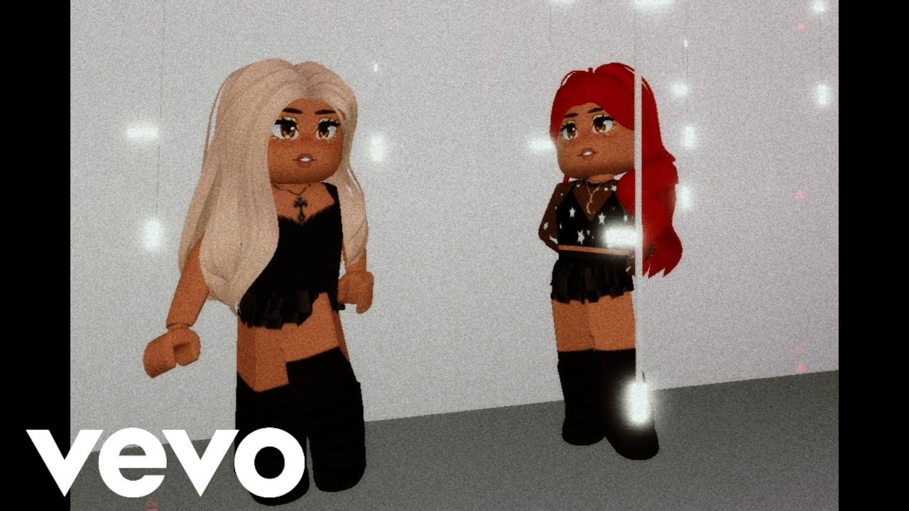 Shakira × Karol G - TQG 🔥 Versión Roblox | Fio Tube - YouTube