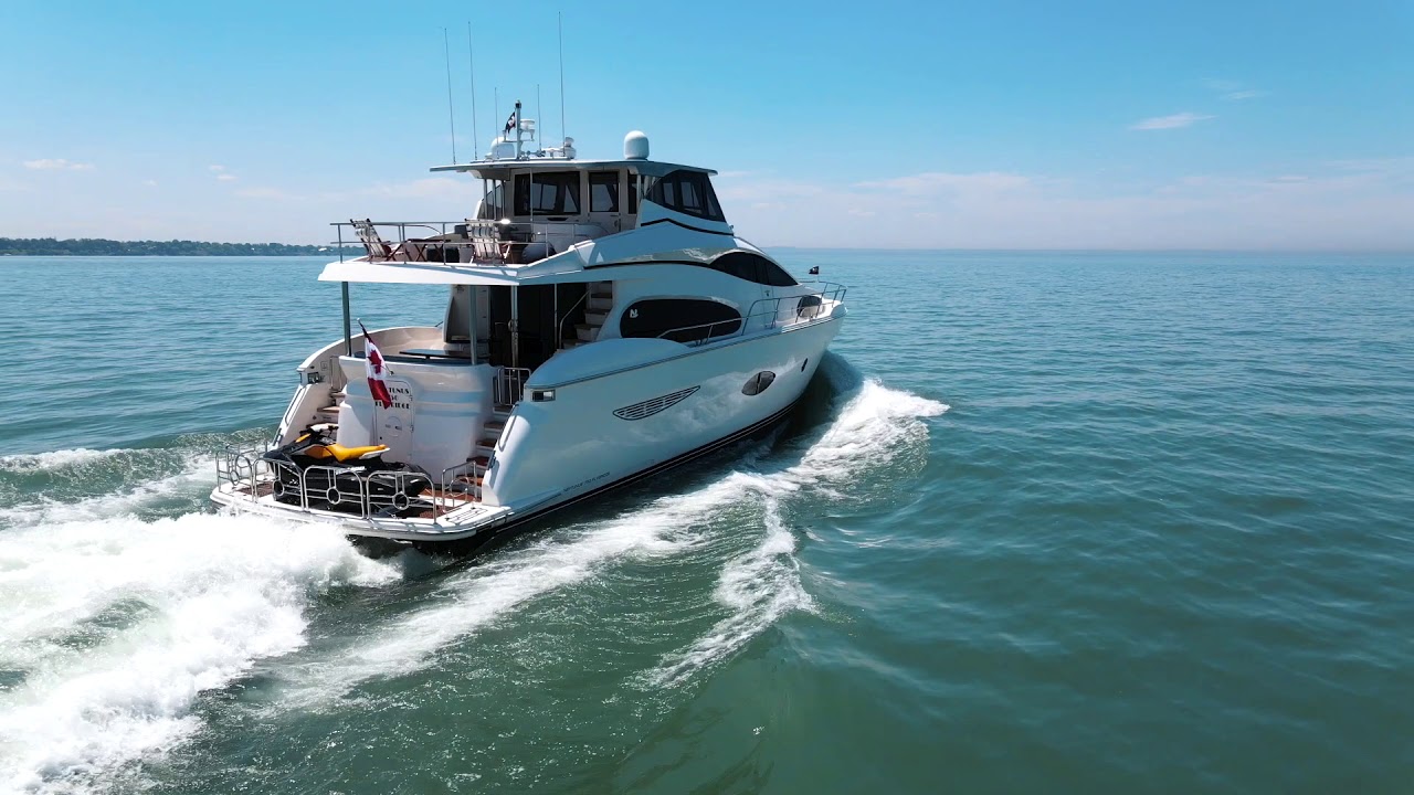 Neptunus 750 Flybridge - Banner Video - YouTube