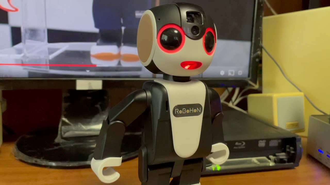 SHARP "RoBoHoN" ラジオ体操 - YouTube