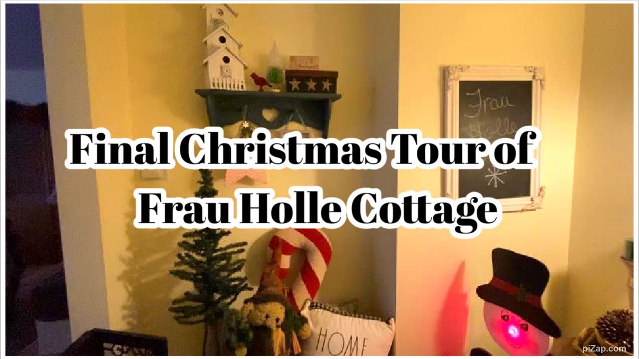 Enjoying the last days of all the Christmas decor | Christmas Cottage ...