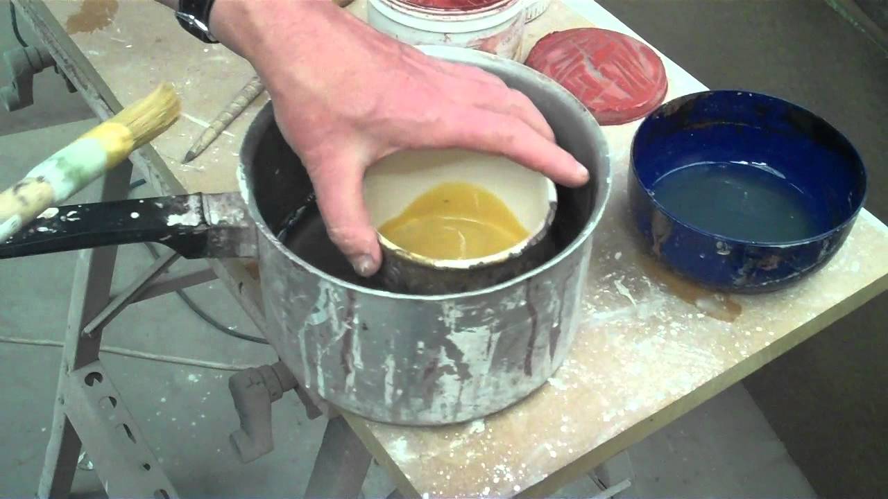 Gilding Lesson3 bole Video2a applying pt1 - YouTube