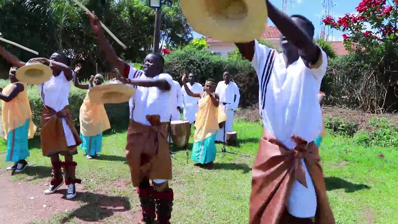 The EKITAGURIRO Dance performance. - YouTube