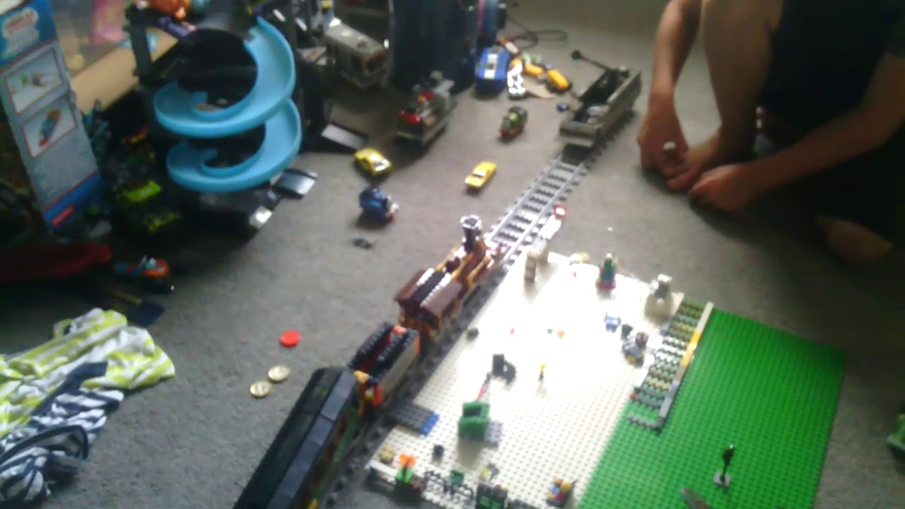 Train Battle - YouTube