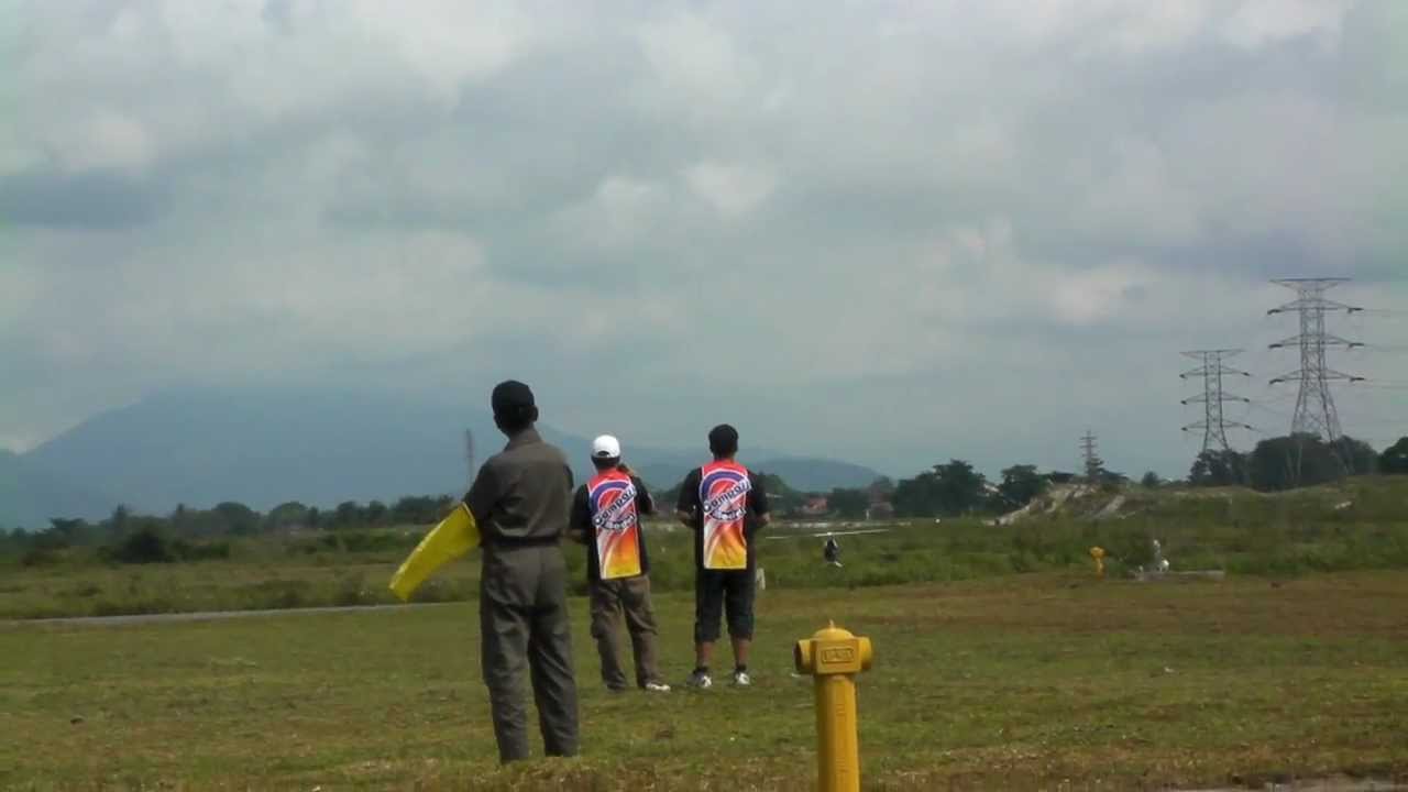 Compass 7HV Malaysia ...Pilot; Sien JB . ( Batu Gajah Funfly 1/1/12 ...