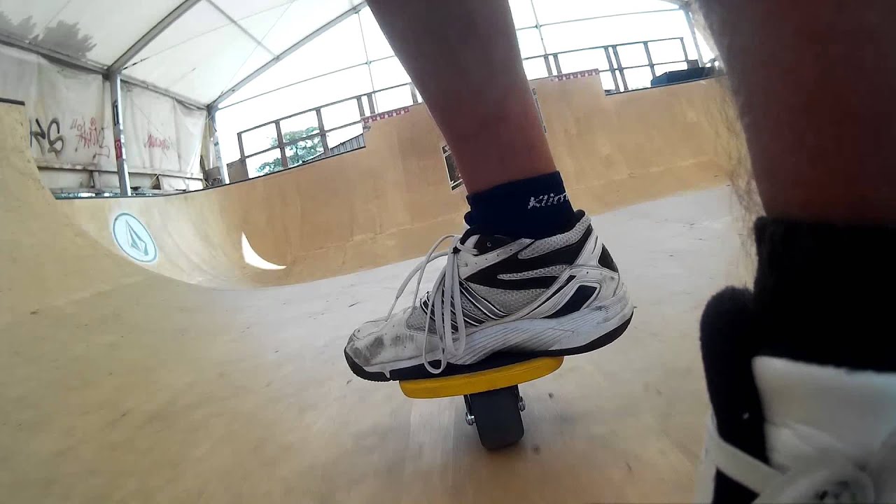 Freeline Skates CZ wiggle wiggle - YouTube
