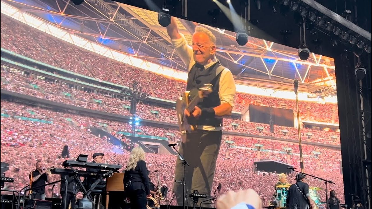 BRUCE SPRINGSTEEN- „E Street Shuffle“- July 27th, 2024, London, Wembley ...