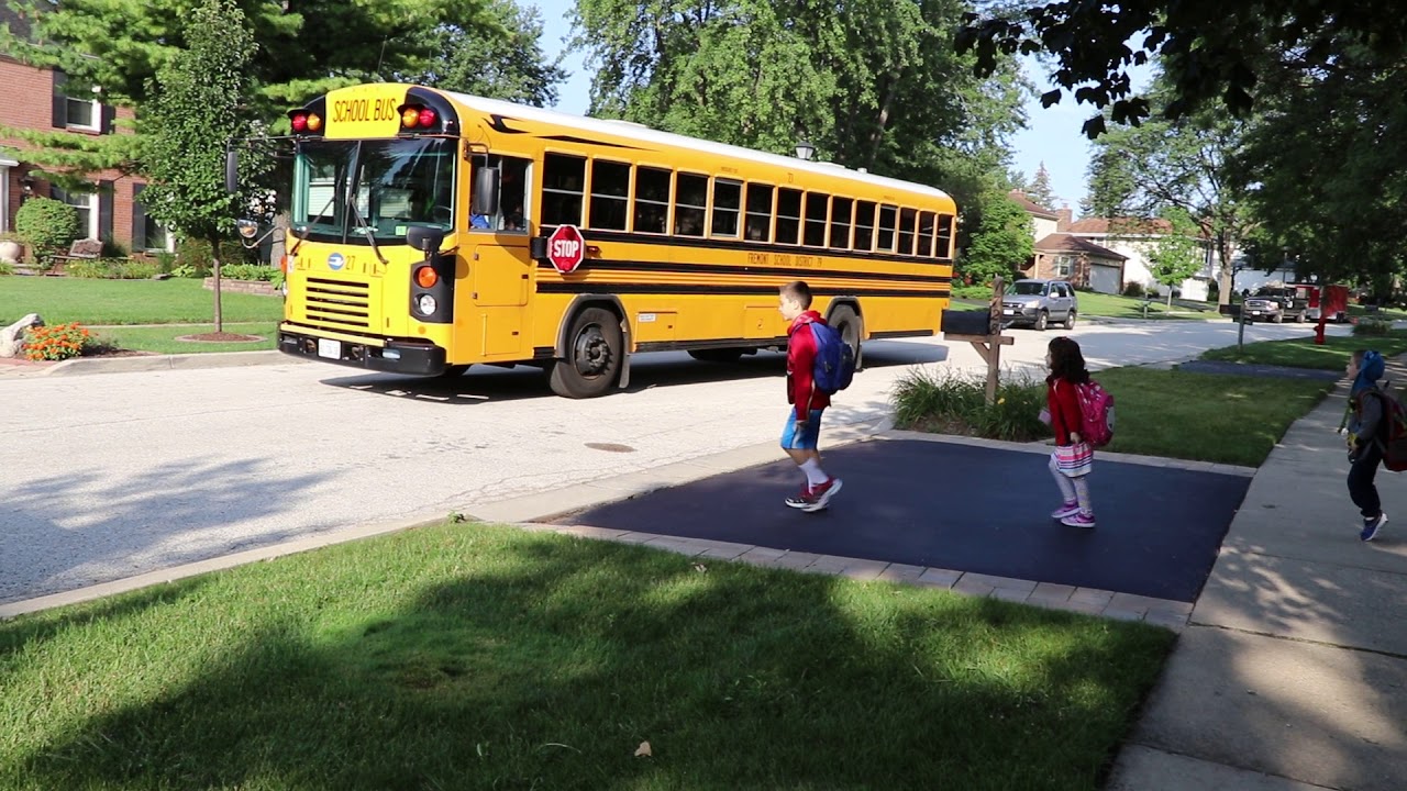 MVI 0745 Calli & Chris first day of Kindergarten... - YouTube