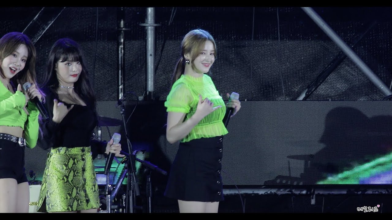 [4K] 190608 모모랜드(MOMOLAND) 낸시 - I'm So Hot(암쏘핫) [DMZ P.O.P CONCERT] 직캠(Fancam) by 메모리즈 - YouTube