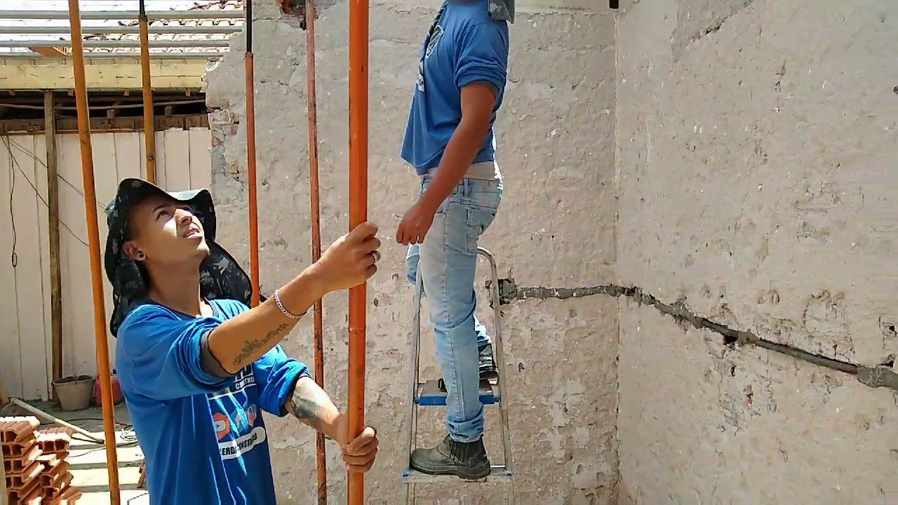 COMO FAZER UMA LAJE DE VIGA (part 2)subir vigas e colocando escoras ...