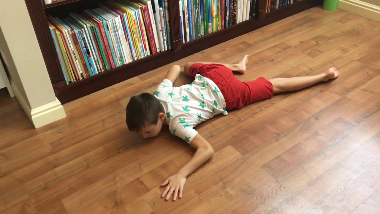 Big moves: crawling-rolling - Kids Yoga E16 - YouTube