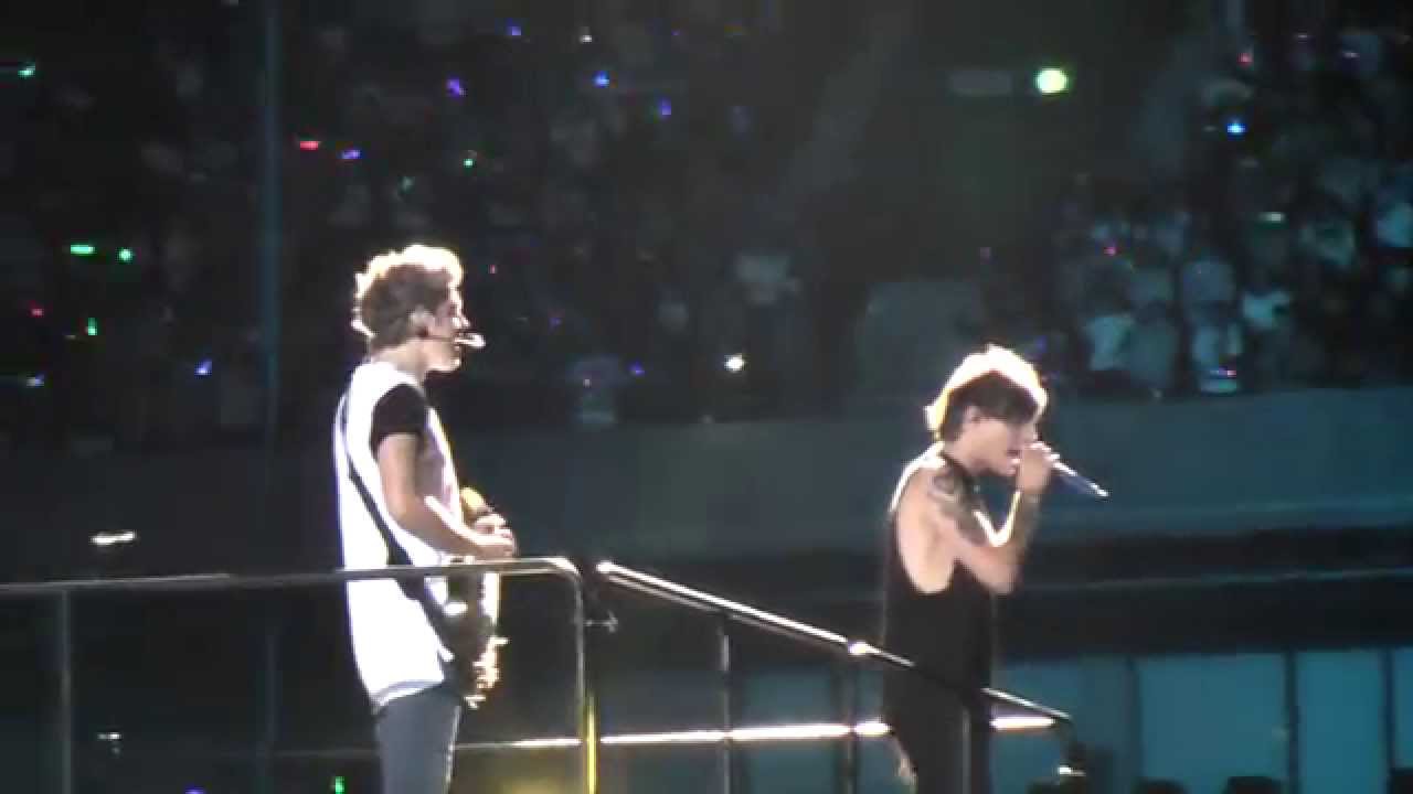 12 "Alive" 2015/3/1 One Direction OTRA Tokyo,Japan - YouTube