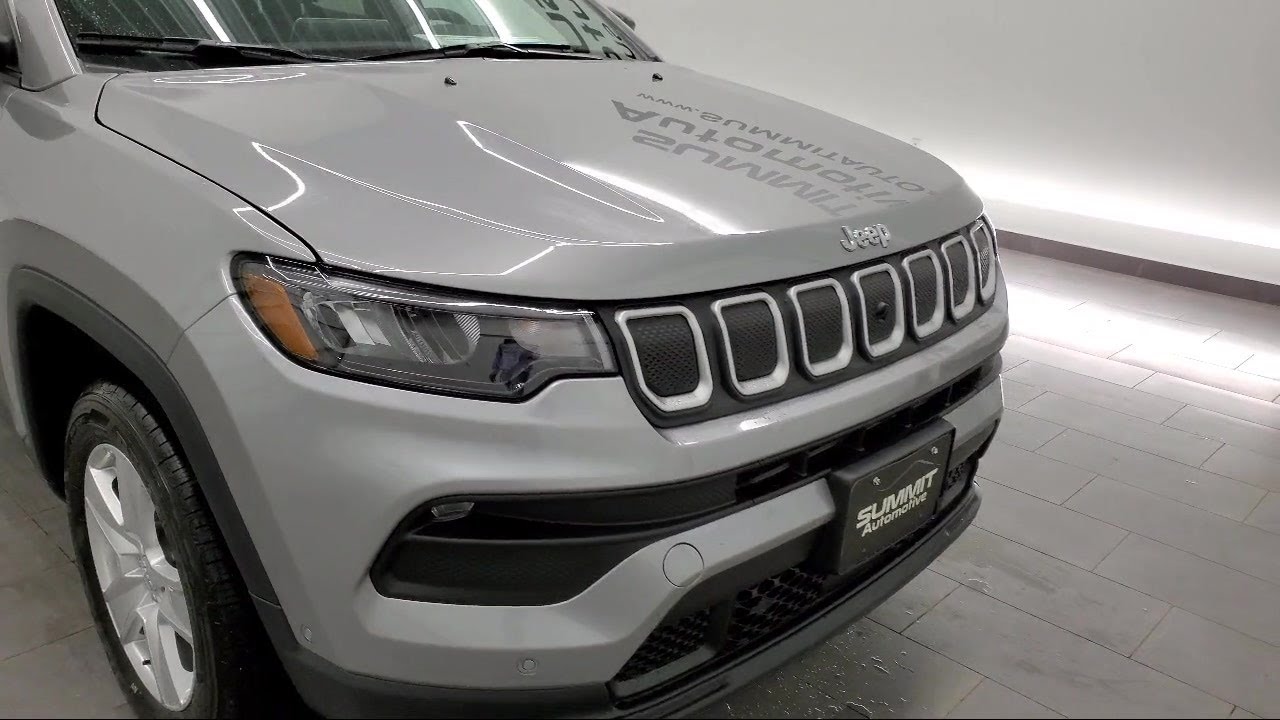 2022 Jeep Compass Latitude Billet Silver Metallic Clearcoat New. walk ...