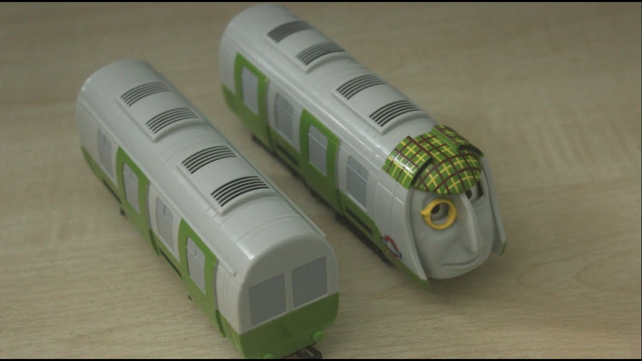 HD Underground Ernie - HO/OO Bachmann Bakerloo Review - YouTube