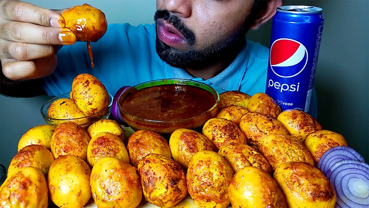 EATING BOILED EGG WITH GRAVY l l HUGE FOOD EATING#HUNGRYpiran - YouTube