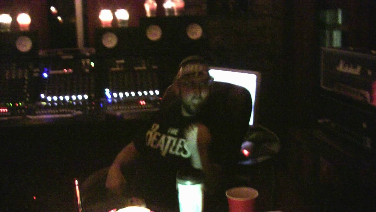 factjapan.com_45 days_Michel"Elvis"Baskette's Studio - YouTube