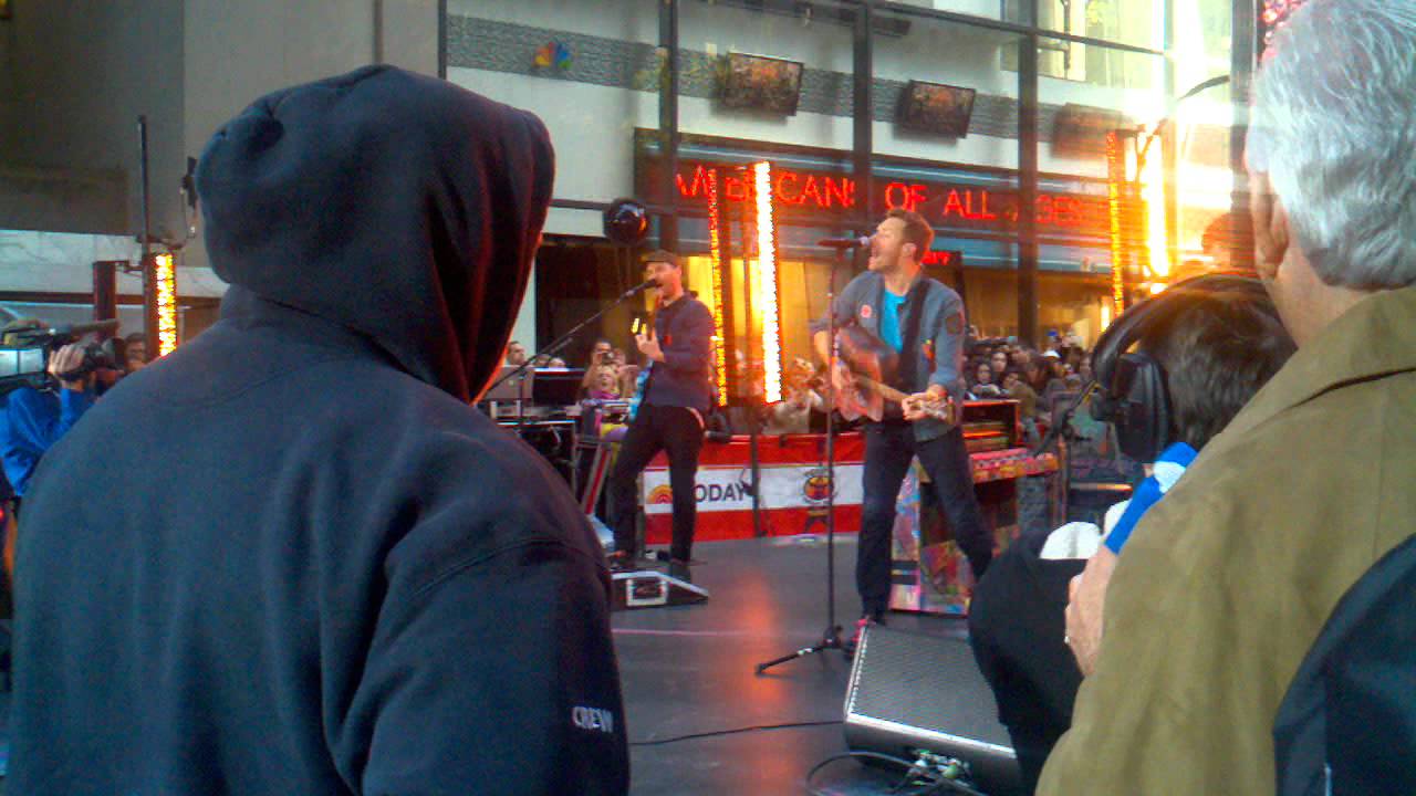 Coldplay "Charlie Brown" - YouTube