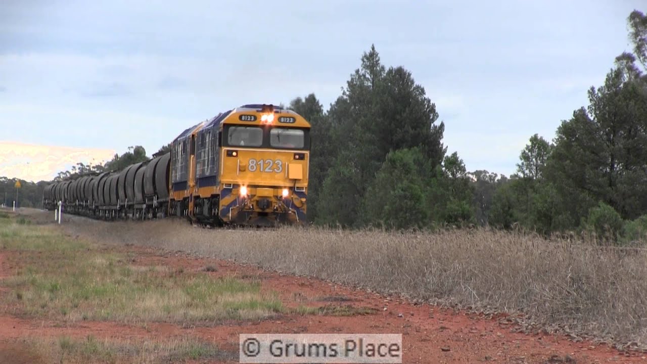 Ardlethan Wheat Train Jan 14-2015 8123 & 8150 - YouTube
