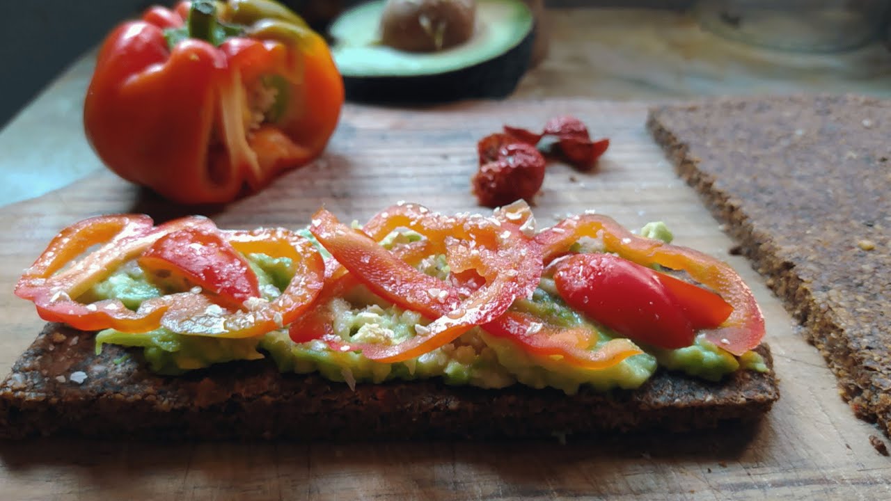 BEST RAW VEGAN BREAD RECIPE! Gluten free, healthy and delicious - YouTube