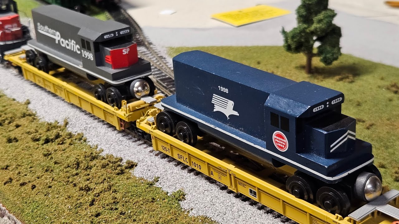 Whittle shortline SP and MoPac get haul by their Ho Scale models! - YouTube