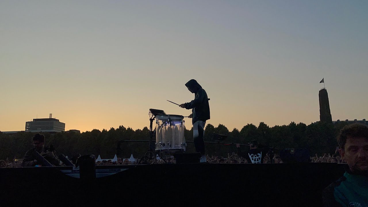 Muse - isolated system @malieveld - YouTube
