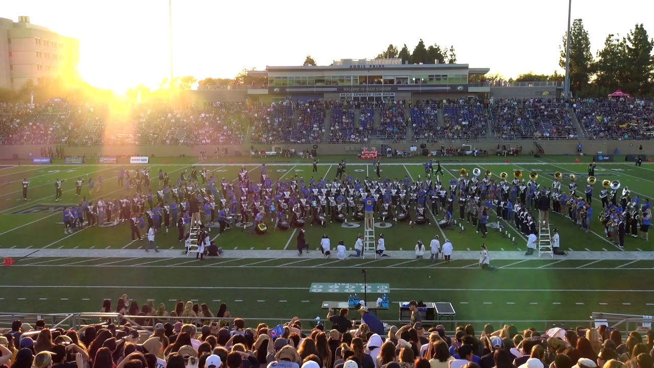 California Aggie Marching Band Uh! Foo Fighters' Homecoming - YouTube