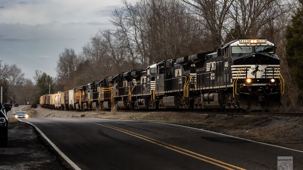 little chase of 127 with 8 up front! ( 3/4/25) - YouTube