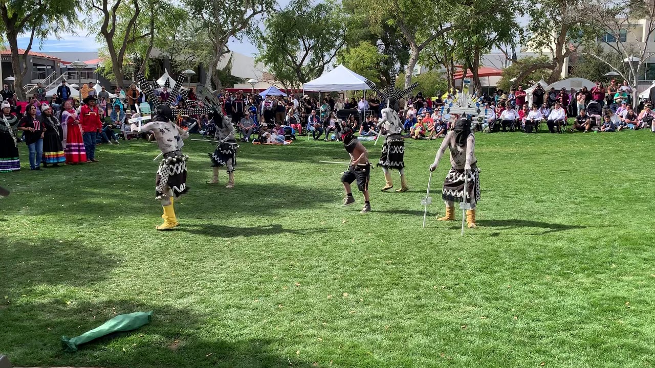 Apache crown dancers - YouTube