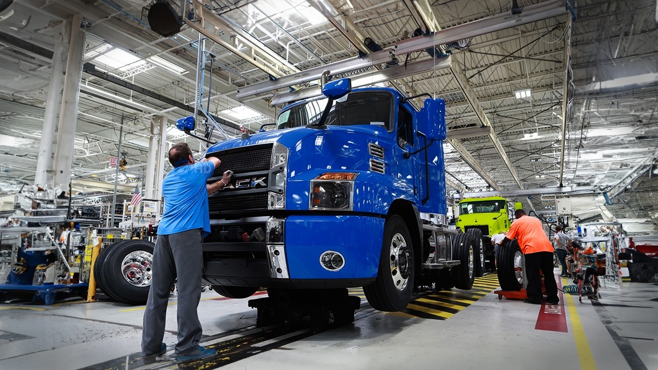 Inside the US Factory Producing Giant and Advanced Trucks MACK and UD ...