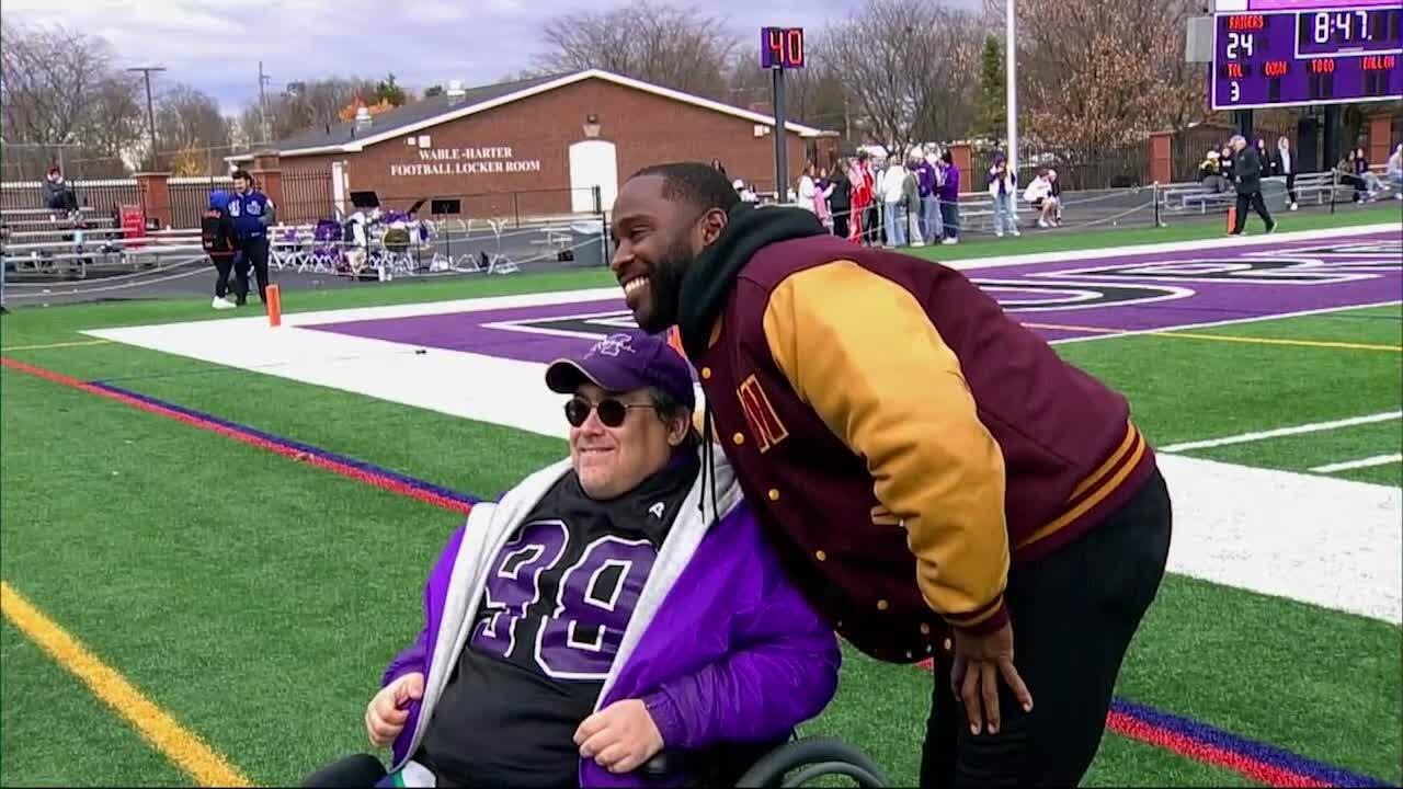 No. 2 Mount Union finishes off perfect regular season - YouTube