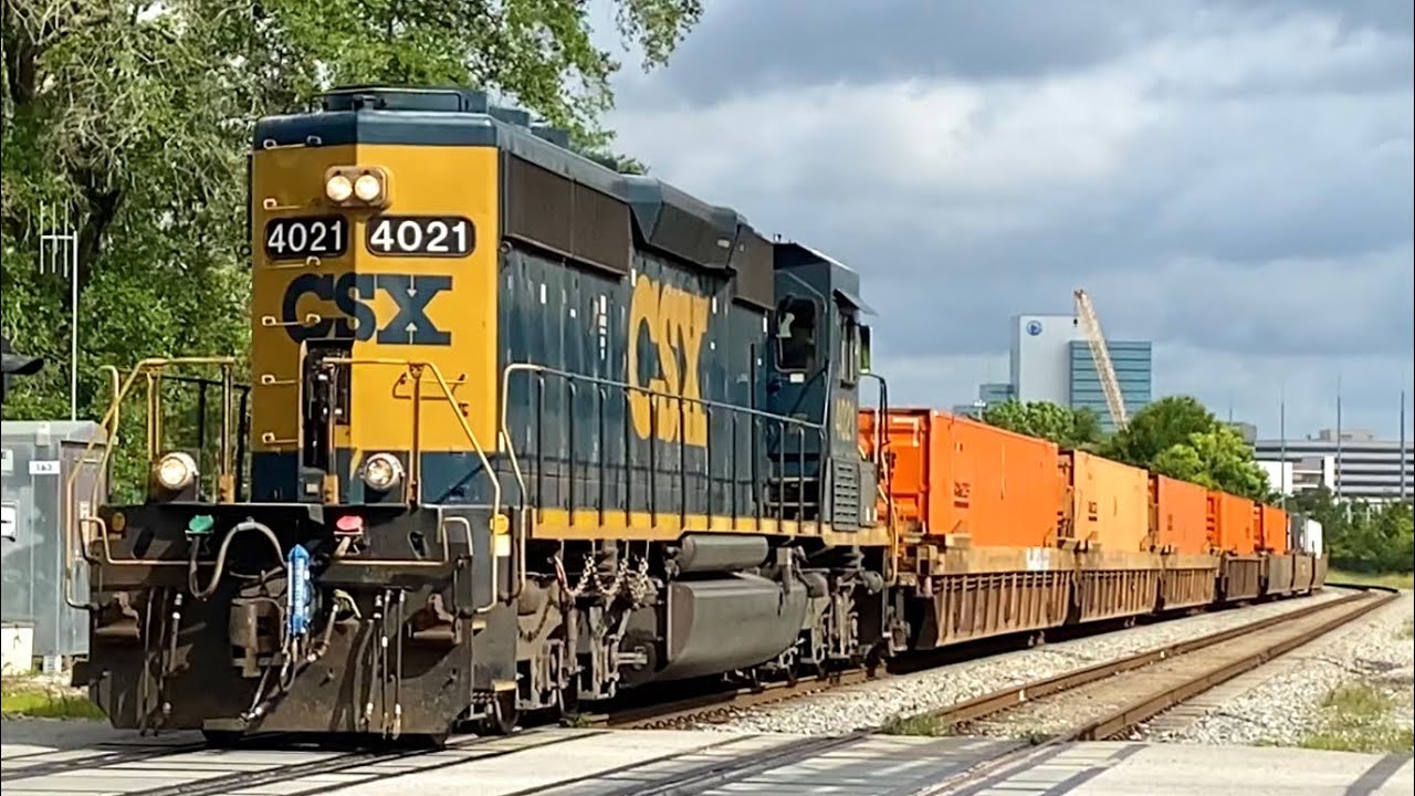 CSX O755 with SD40-3 4021 Leading Long Hood Forward - YouTube
