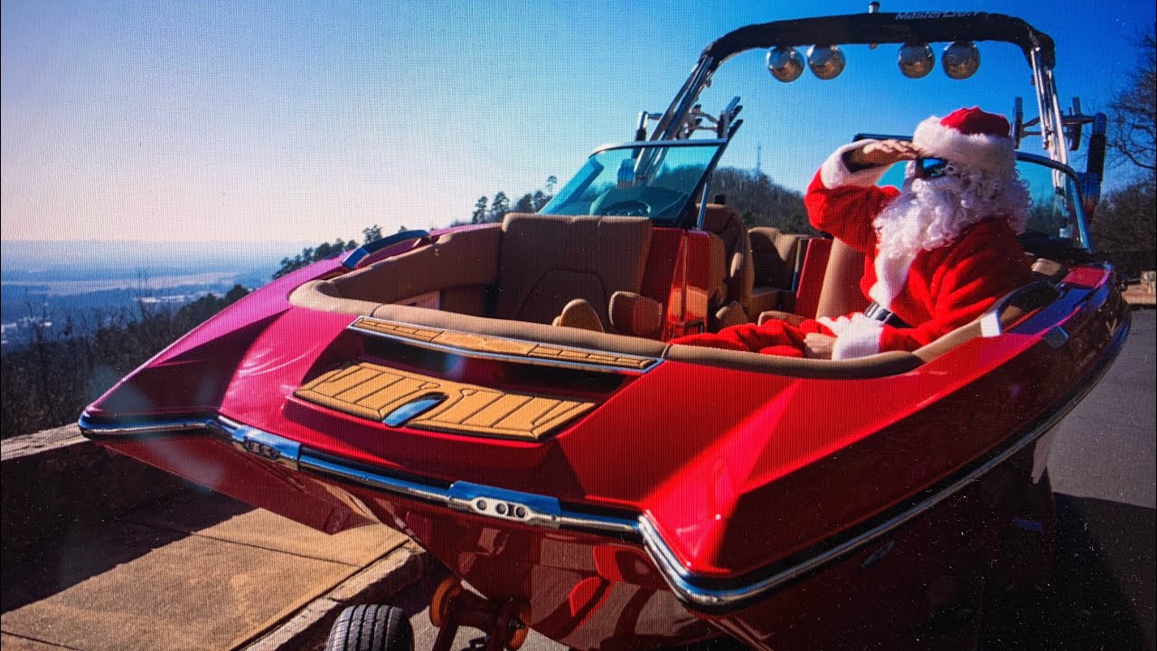 🎅 Santa Has a New Sleigh - YouTube