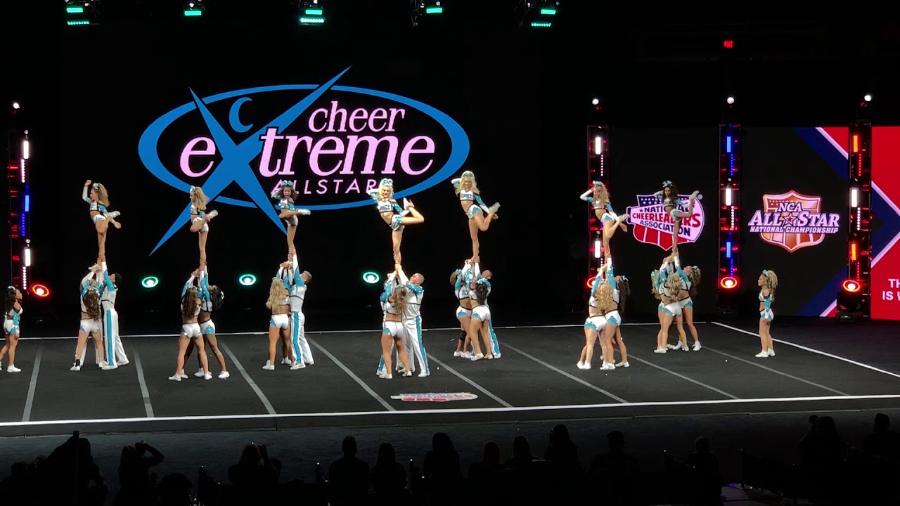 Cheer Extreme Smoex - YouTube