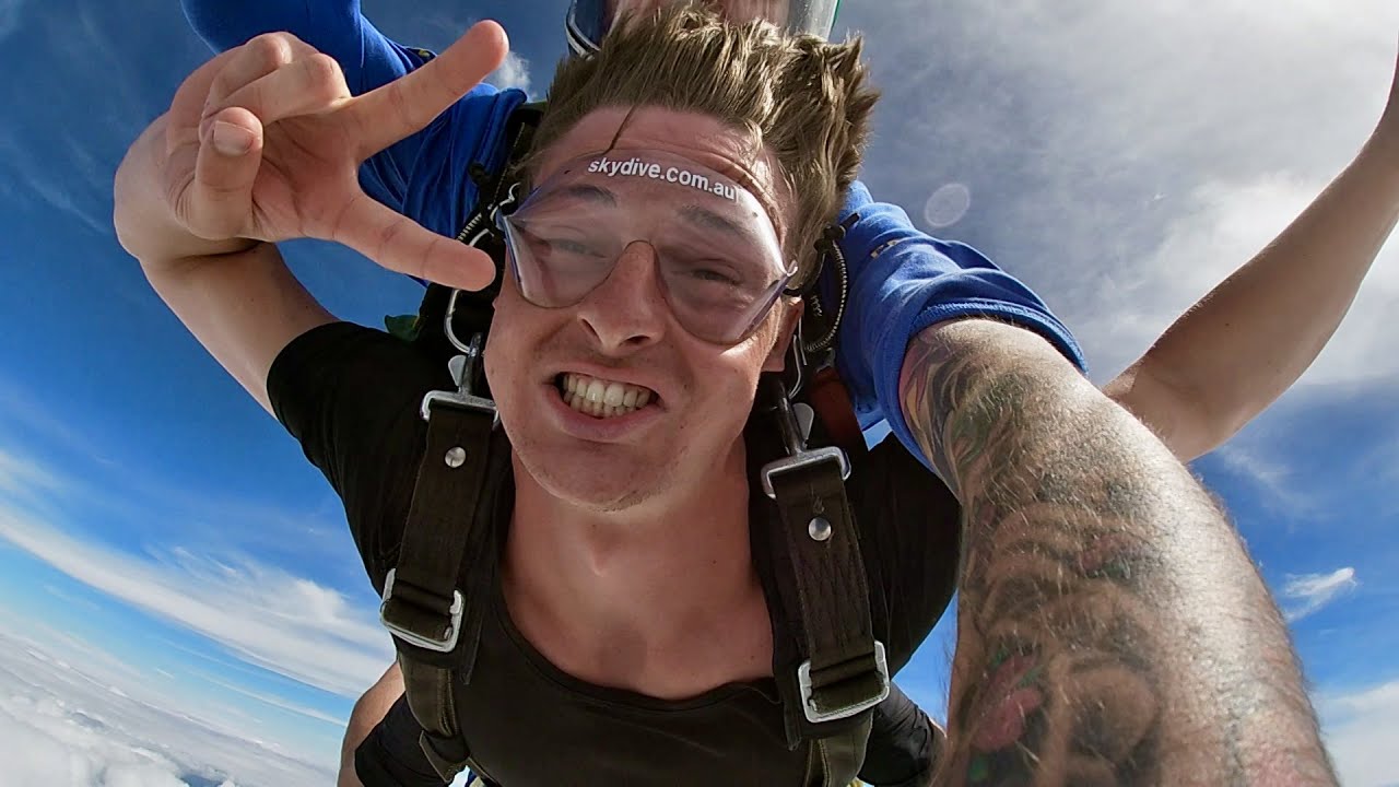 EXTREME SKYDIVE AUSTRALIA CAIRNS 15000ft! - YouTube