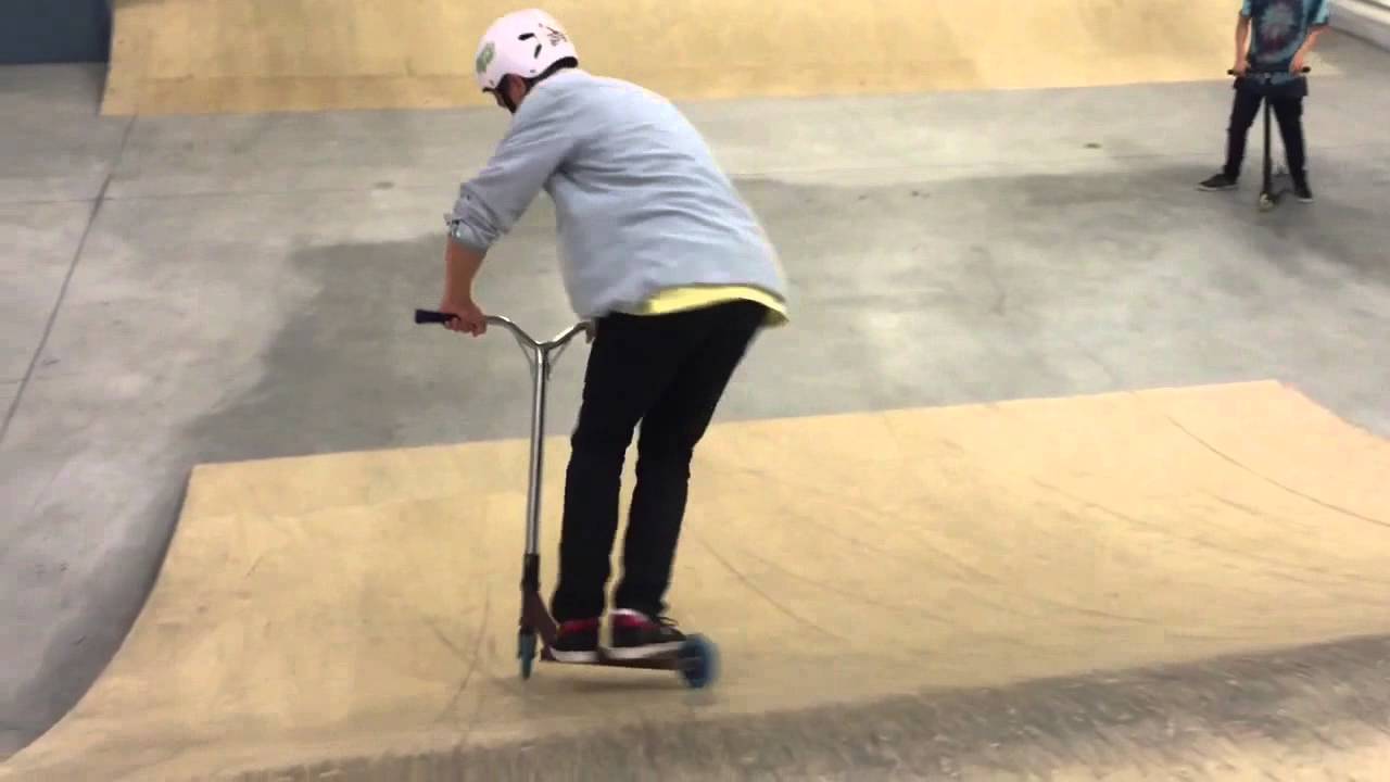 Mads Risan at flipside - YouTube